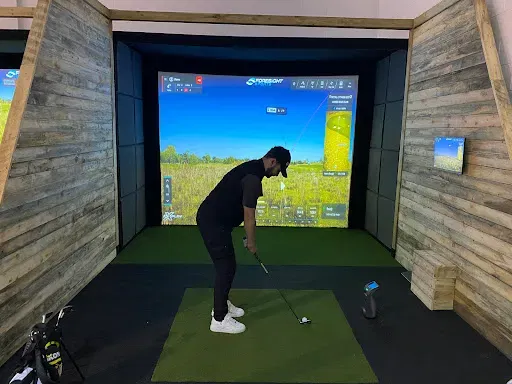 Dry Golf - Golf Simulator Venue in Birkenhead, Merseyside