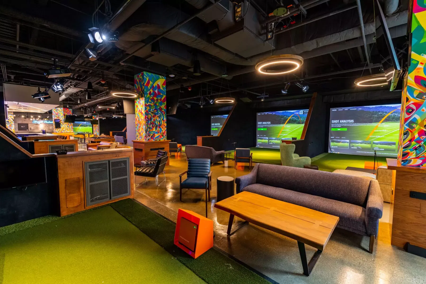 Five Iron Golf Chicago The Loop - Golf Simulator Venue in Chicago, Illinois
